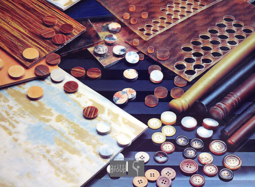 Polyester buttons and accessories